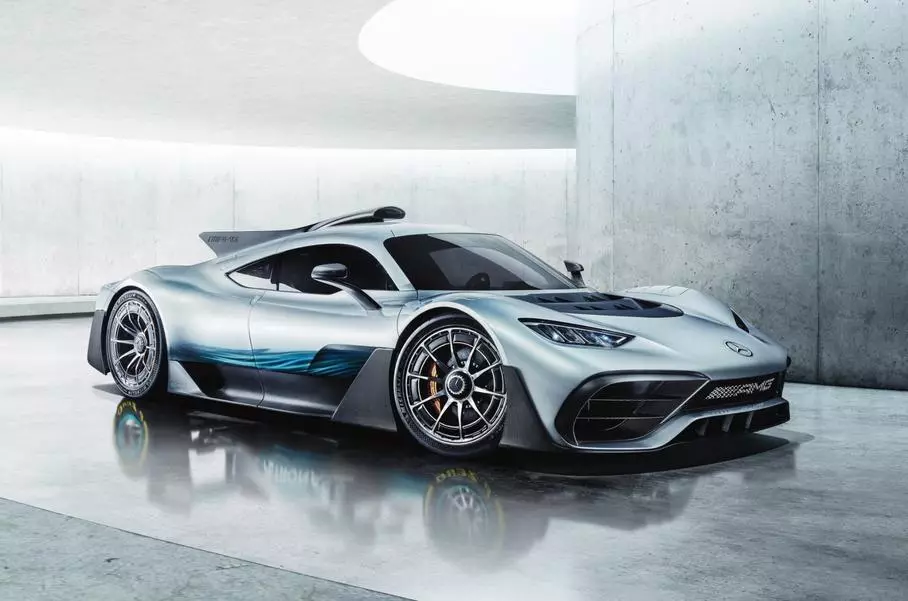 Для пакупнікоў Mercedes-AMG One сшыюць ідэальныя гоначныя пальчаткі 39003_1