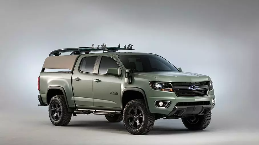 Chuidigh an déantúsóir éadaí surf le Chevrolet Pickup Trá a dhéanamh