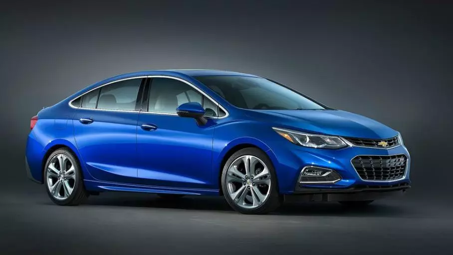 Chevrolet yeni nesil Cruze sedan tanıttı 3935_2