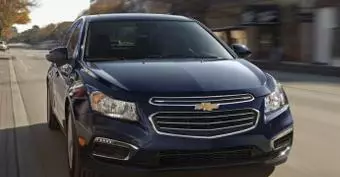 Chevrolet 업데이트 된 Cruze 세단