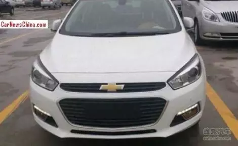 Νέο Chevrolet Cruze φωτογραφήθηκε χωρίς καμουφλάζ 3944_2