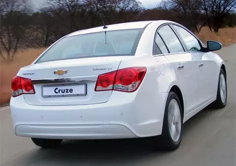 Νέο Chevrolet Cruze φωτογραφήθηκε χωρίς καμουφλάζ 3944_5