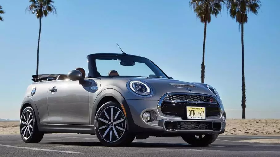 Named Ruble Cost of New Mini Convertible. 39523_1