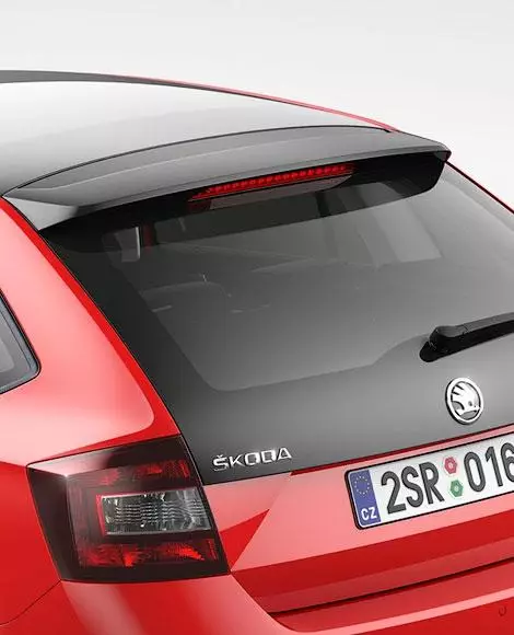 Skoda sýndi mynd af nýju útgáfunni af Rapid 39566_2