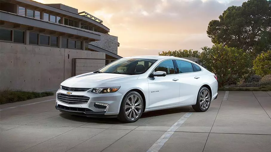 El sedan de Chevrolet Malibu s'ha convertit en 140 quilograms més fàcil 3970_1