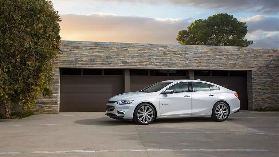 El sedan de Chevrolet Malibu s'ha convertit en 140 quilograms més fàcil 3970_4