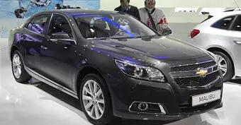 Prezzi rubli colorati di Sedan Chevrolet Malibu