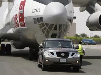 Nissan Patrol wurde vom Rekordhalter zu einem Tug 39816_1