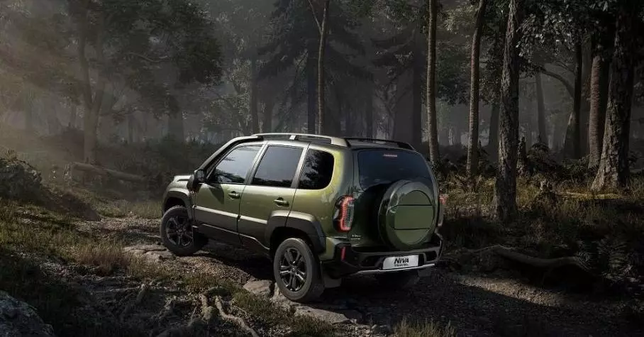 Avtovaz machibidoro ndị na-ere ahịa ka ọ na-ere ọkụ na New Lava New Niva, ọ bụ ya kpatara