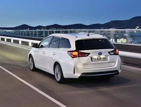 Вагон дар оилаи Toyota Auris пайдо шуданд 40781_3