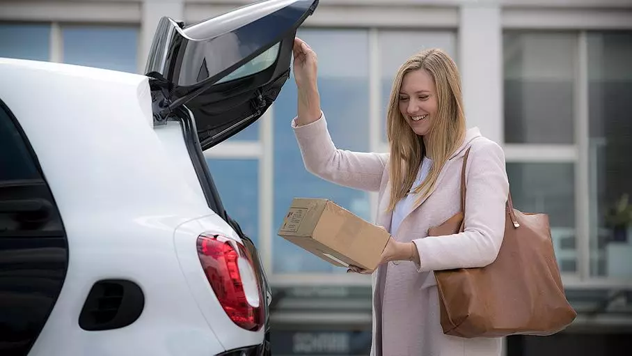 Smart Cars nauczą się otrzymywać paczki od kurierów 40997_3