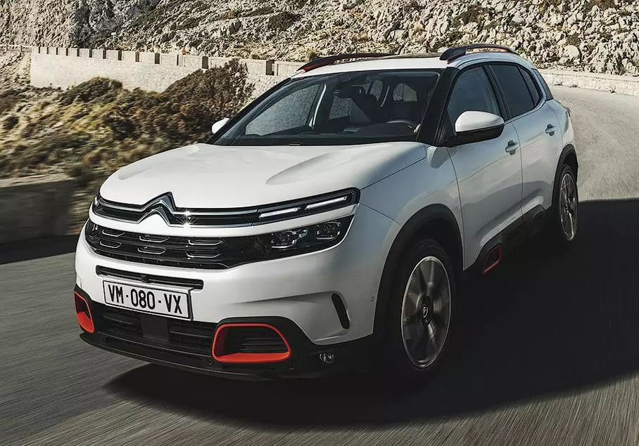 A Citroen "szőnyeg repülőgépeket" épített 230 mm távolságra