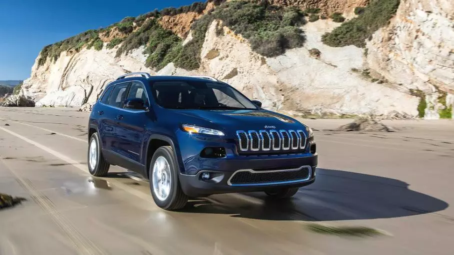 Američania dokázali zraniteľnosť Jeep Cherokee na Kiberatov 41713_1