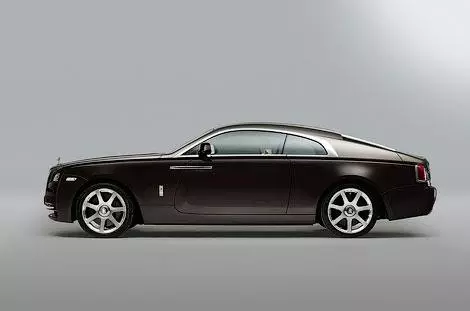 Rolls-Royce iň güýçli modelini gizledi 41795_2