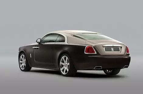 Rolls-Royce iň güýçli modelini gizledi 41795_3