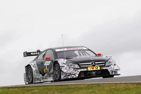 Vitaly Petrov testasi DTM-auton 41810_2