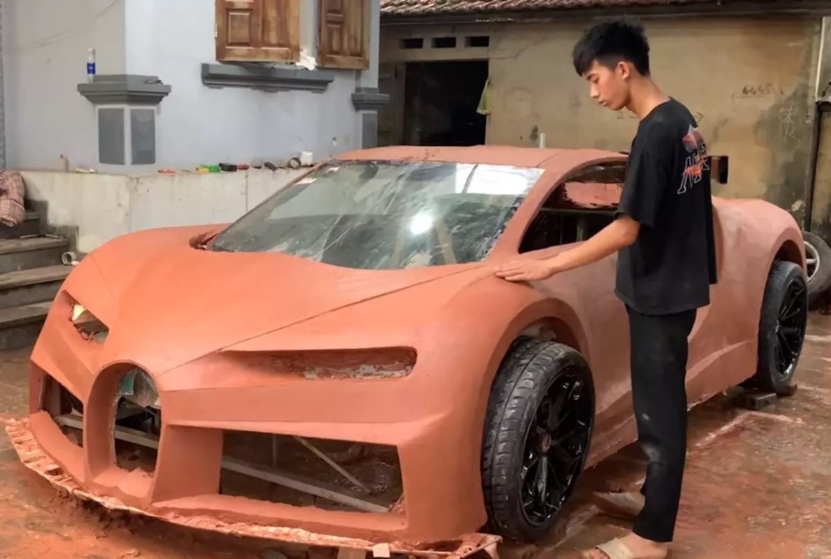 Tingnan ang kopya ng Bugatti Chiron mula sa Clay.