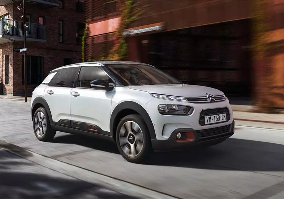 Citroen C4 Cactus ni ipese pẹlu "capeti-ọkọ ofurufu" ati pe awọn irọrọ "