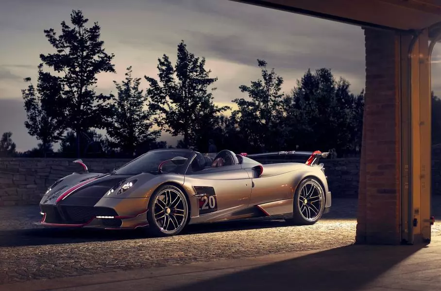 Pagani presentou o 