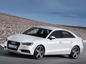 Stál rúbla verð fyrir Sedan Audi A3 42458_1