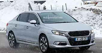 Citroen byrjaði að prófa DS Sedan í Evrópu