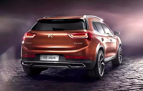 Citroen ukázal interiér prvního Crossoveru DS 4274_5