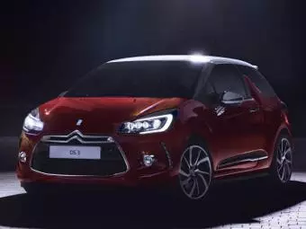 Isdatigita Citroen DS3 ricevis LED-lumojn