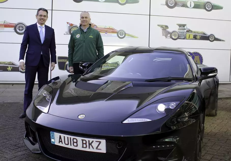 Lotus sortzailearen semeak Evoraren ibilbideak aurkeztu zituen 42961_1