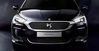 Citroen пазбавіў DS5 «падвойнага шеврона»