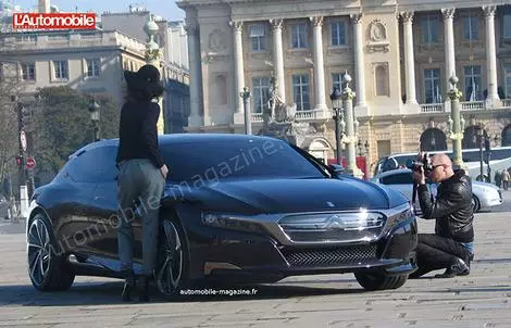 O le suiina o le laina o le laina o Citroen na maua ata i luga o le Elysees 4326_5