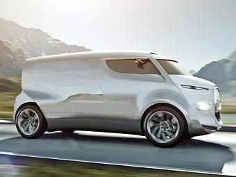 Citroen ukázal deväť minivan 4329_1