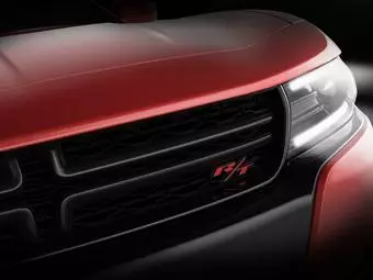 Dodge пораҳои пуркунандаи барқ ​​ва рақибони навро нишон дод 43427_1