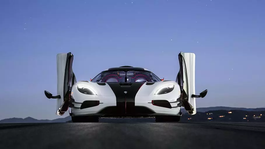 Uno dei sette koenigsegg uno: 1 acquistato per 10 milioni di dollari 43795_2