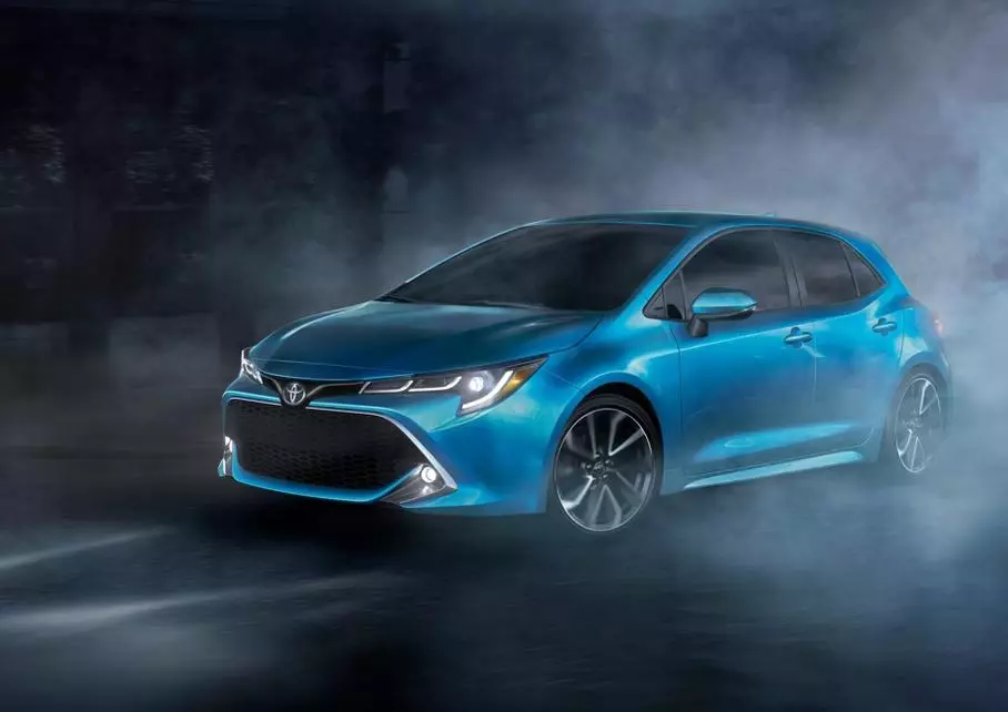 Ang New Toyota Corolla nakadawat usa ka magkalainlain nga adunay 