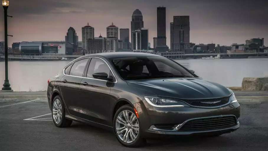 FCA ichamira kusunungurwa kweChrylsler 200 uye Dodge Dart mugore nehafu