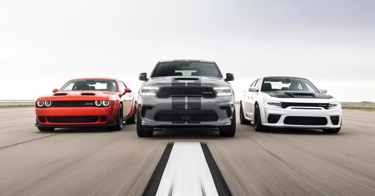 Dodge Durango Srt Hellcat သည်ကမ္ဘာပေါ်တွင်အင်အားအကြီးဆုံး crossover ဖြစ်လာသည်