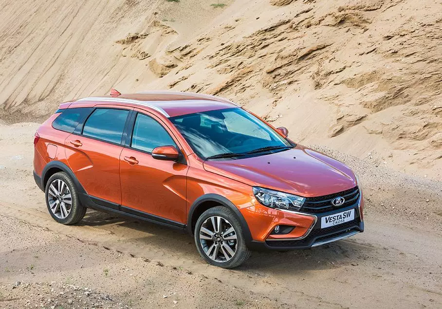 Universal Lada Vesta akan mulai dijual sampai musim dingin 44184_1