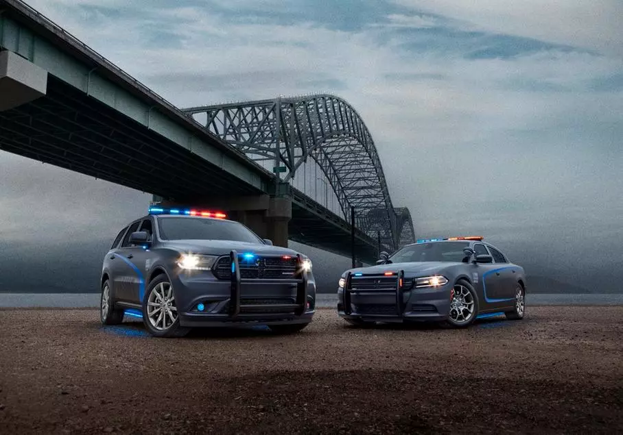 Dodge Durango es va convertir en una intercepció de la policia 4421_1