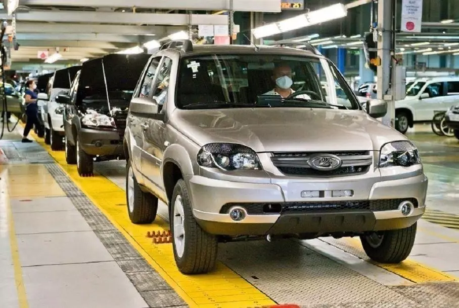 Avtovaz quatrième fois dans une année des prix élevés pour Niva 44243_2