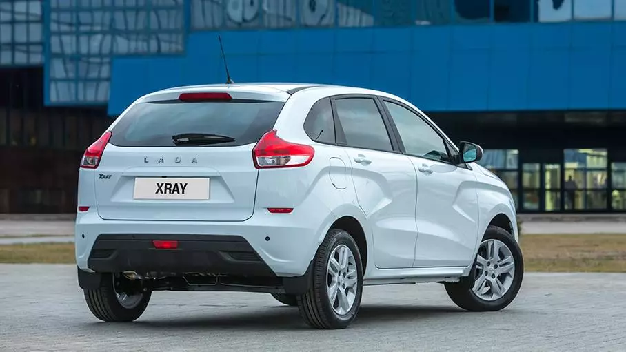 Avtovaz alianza kutolewa kwa Hatchback Xray. 44319_3