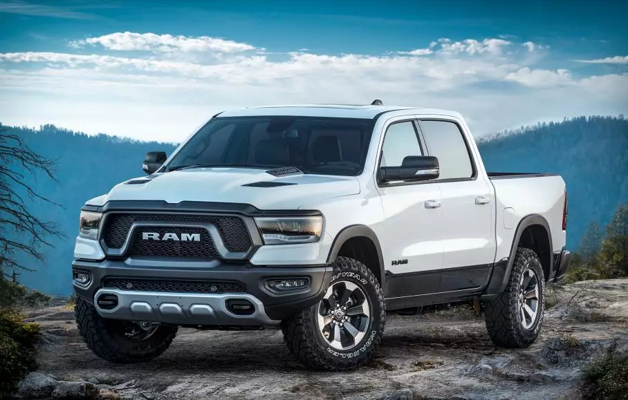 Off-Raw RAM 1500 пикап е станал луксозен 4437_1