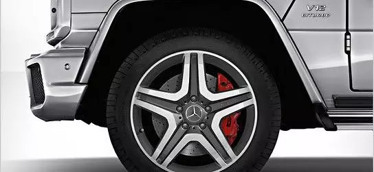 UMercedes-Benz uvakalise imbonakalo ye-G-klasi ye-Buturbo ch v12 44975_3