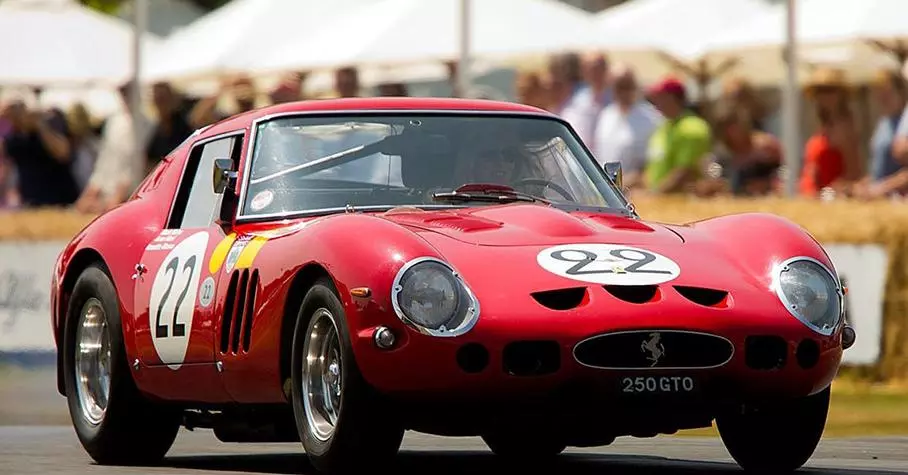 Ferrari e theko e phahameng ka ho fetisisa 250 GTO e ile ea hlokomela mosebetsi oa bonono