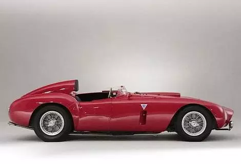 Závodní 60leté Ferrari prodávané za 13 milionů eur 4511_4