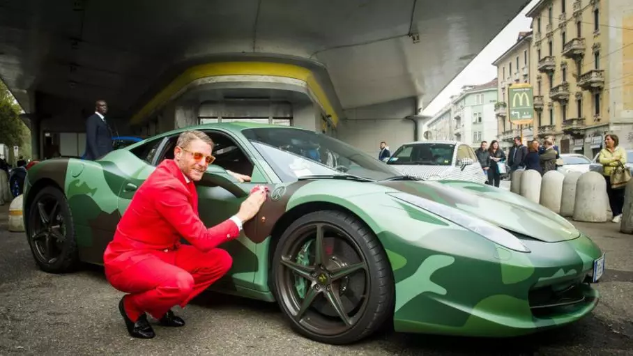 Camouflage Ferrari 458 Italia prodává za 1,1 milionu dolarů 4524_3