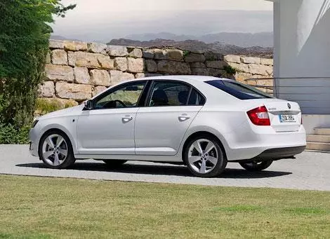 Skoda, Liftbak Rapid'i güncelledi 45362_4