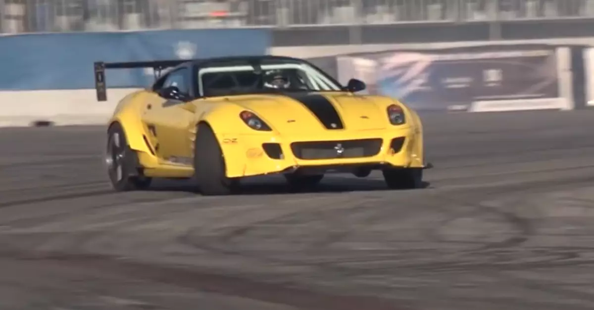 Shihni se sa 930-strong drift car ferrari tingëllon dhe slides