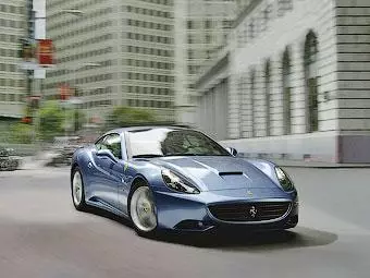 Nosauca jaunā Ferrari California pirmizrādes datumu