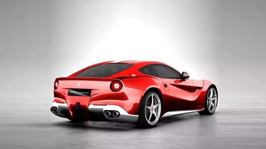 Komisi Khusus Ferrari F12 dikhususkan untuk Independensi Singapura 4585_2