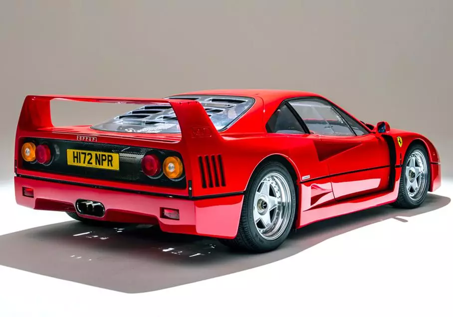 Ferrari F40 ar minimālu nobraukumu būs atļauta ar āmuru 4603_1